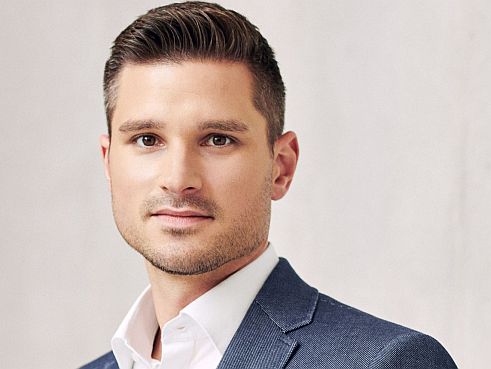 Neuer Chef für Adam Riese - VersicherungsJournal Deutschland