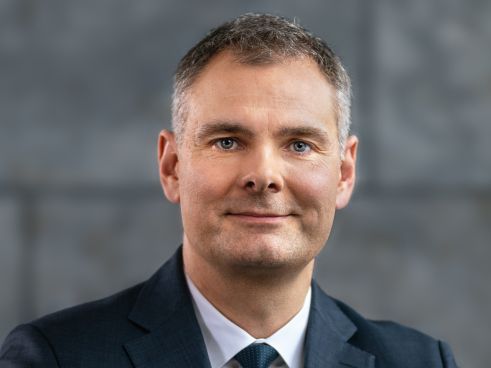 R+V baut Vorstand um und holt Örag-Chefin Dragica Mischler ...